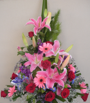 LARGE DISPLAY ARRANGEMENT 3
